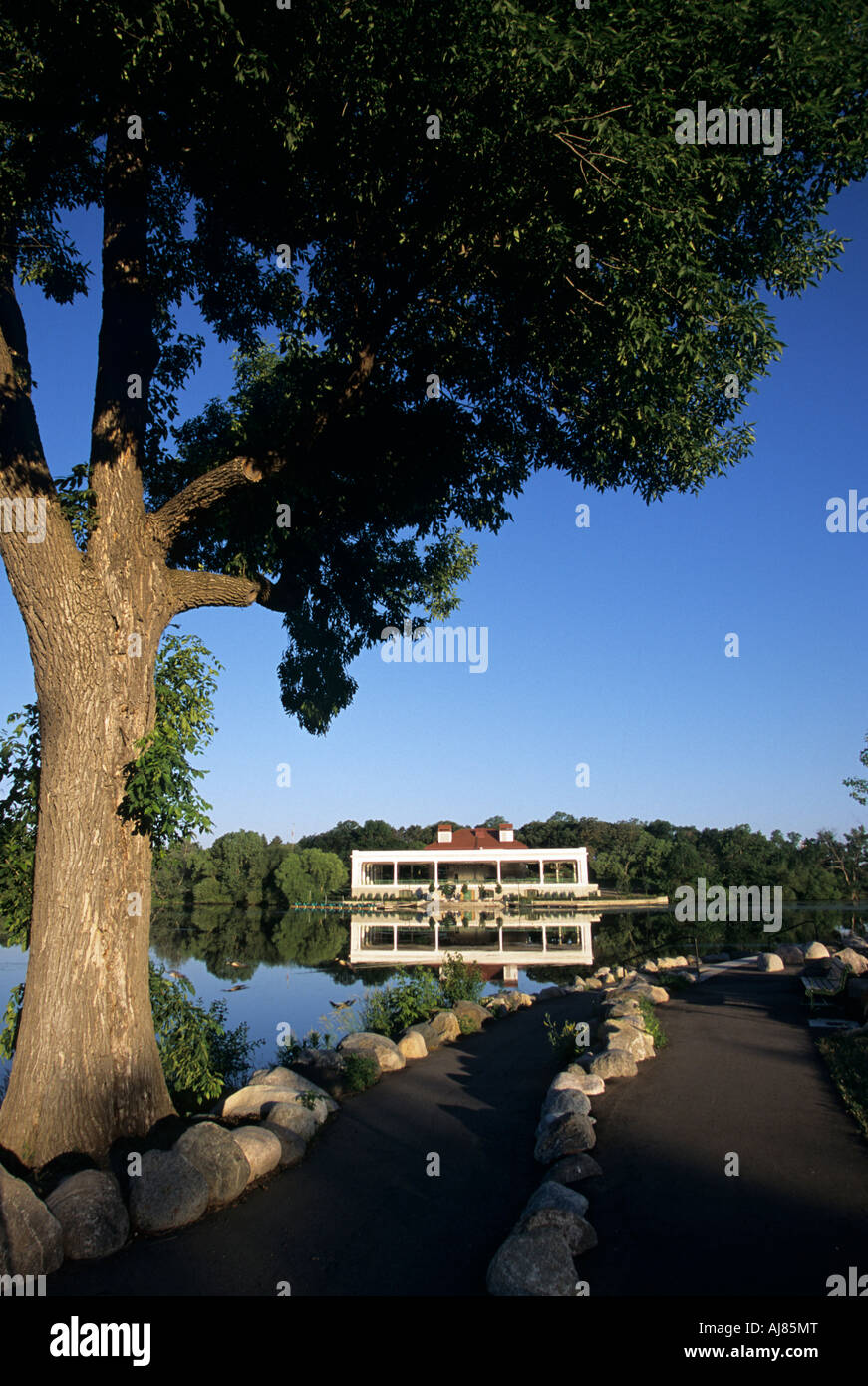 LAKESIDE PAVILION ON LAKE COMO, COMO PARK, ST. PAUL, MINNESOTA. SUMMER ...