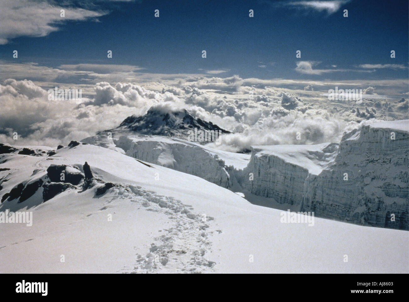 Uhuru peak hi-res stock photography and images - Alamy