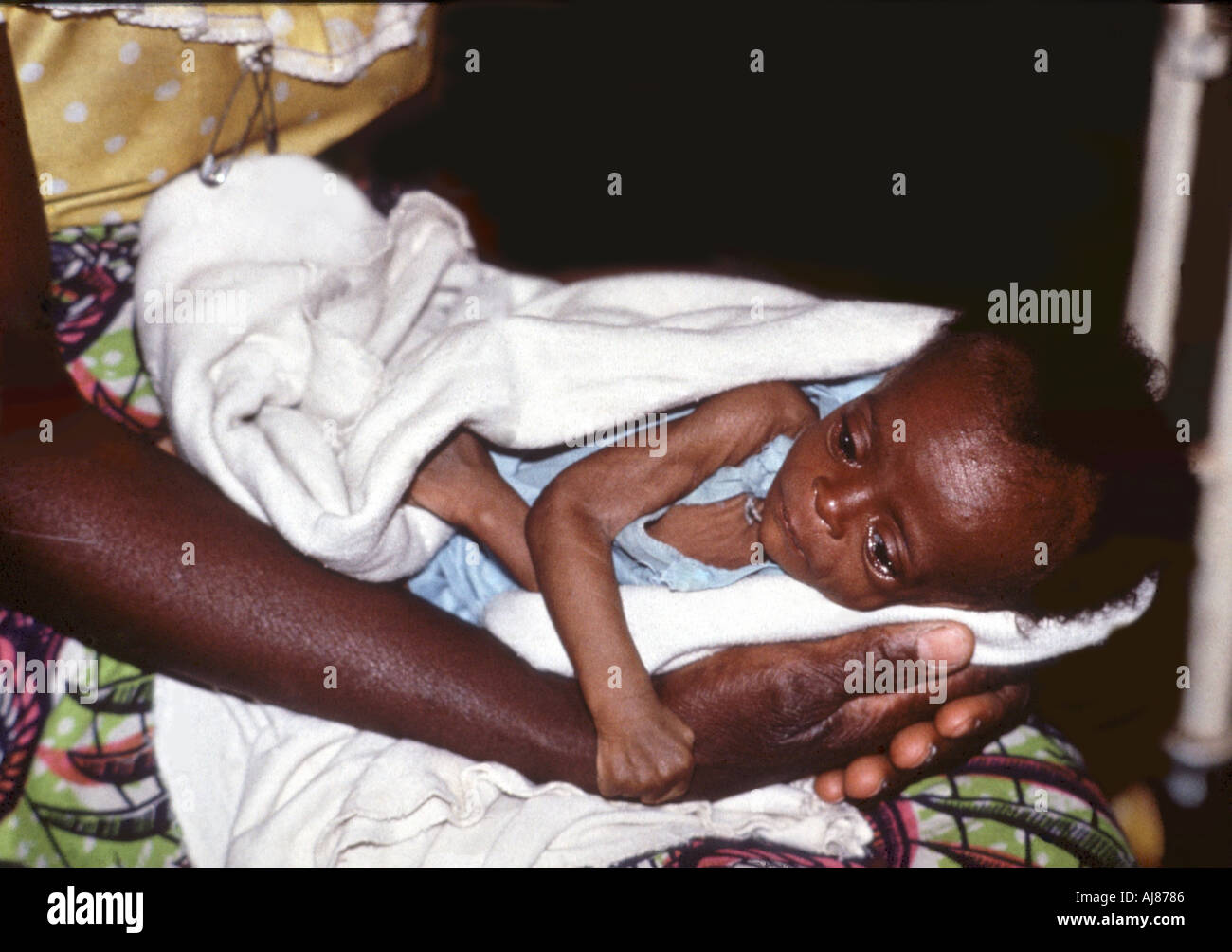 Zambia Montze District Hospital. Baby born with Aids dying in Mother's ...