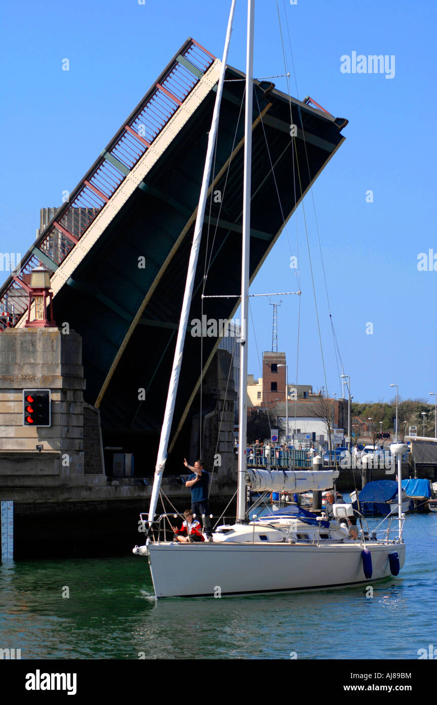 The lifting bridge at Weymouth Harbour, Dorset, Britain, UK Stock Photo ...