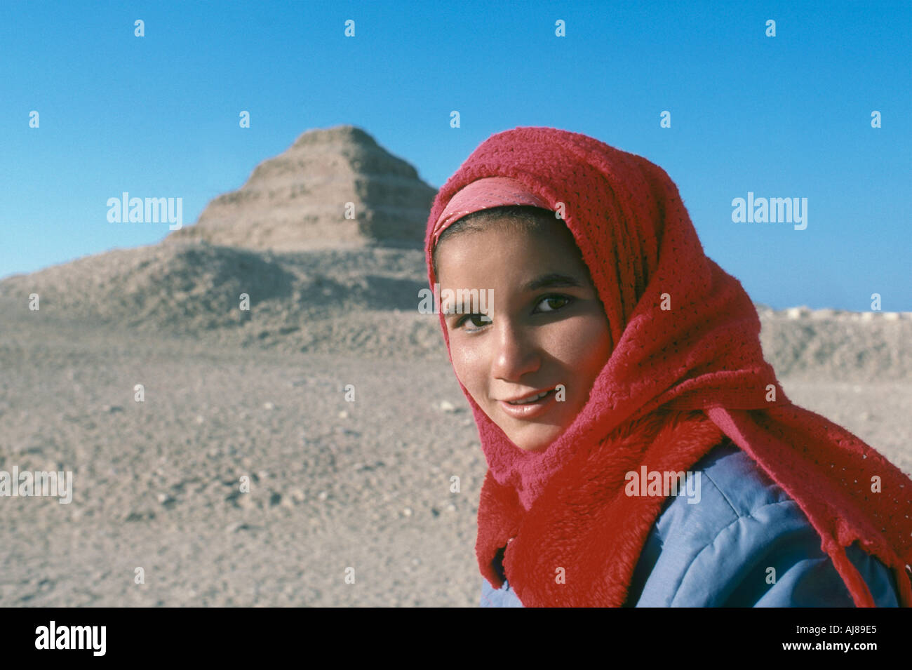 Egypt pyramid girl hi-res stock photography and images - Alamy
