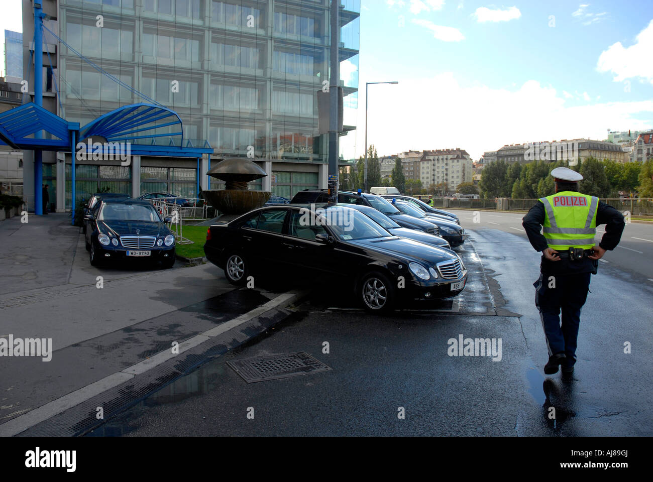 Opec headquarters vienna hi-res stock photography and images - Alamy