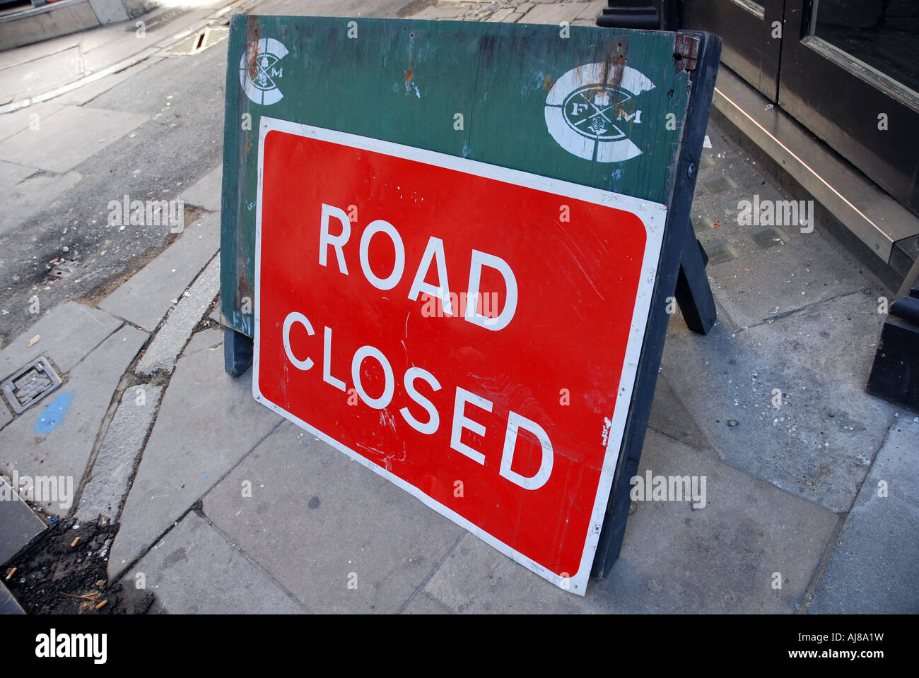 Road close sign Stock Photo - Alamy