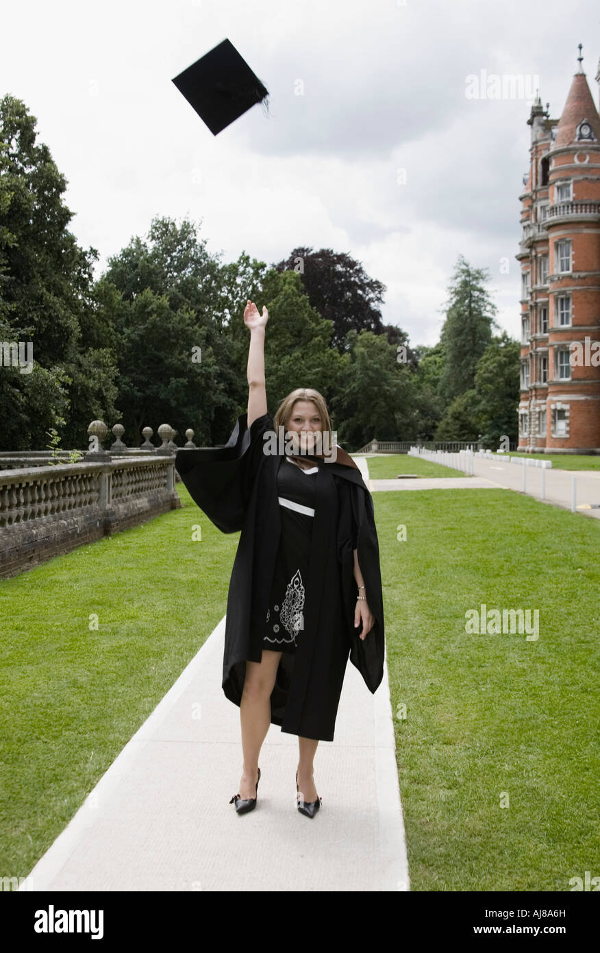 University of surrey graduation ceremony hi-res stock photography and ...