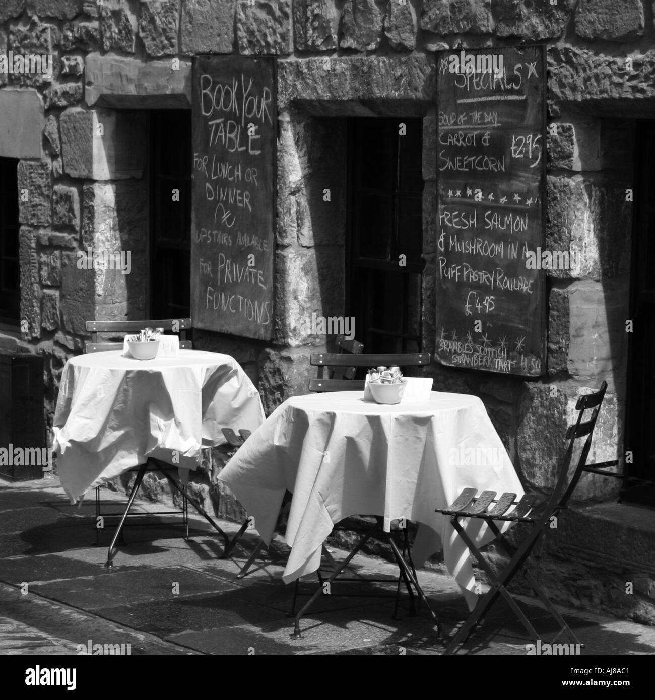 Pavement menu boards hi-res stock photography and images - Alamy