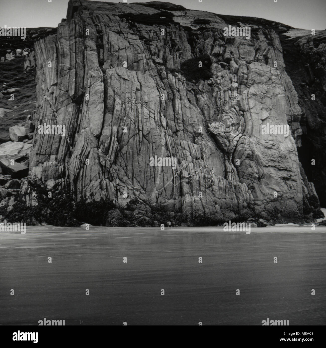 Lumpy grass hi-res stock photography and images - Alamy