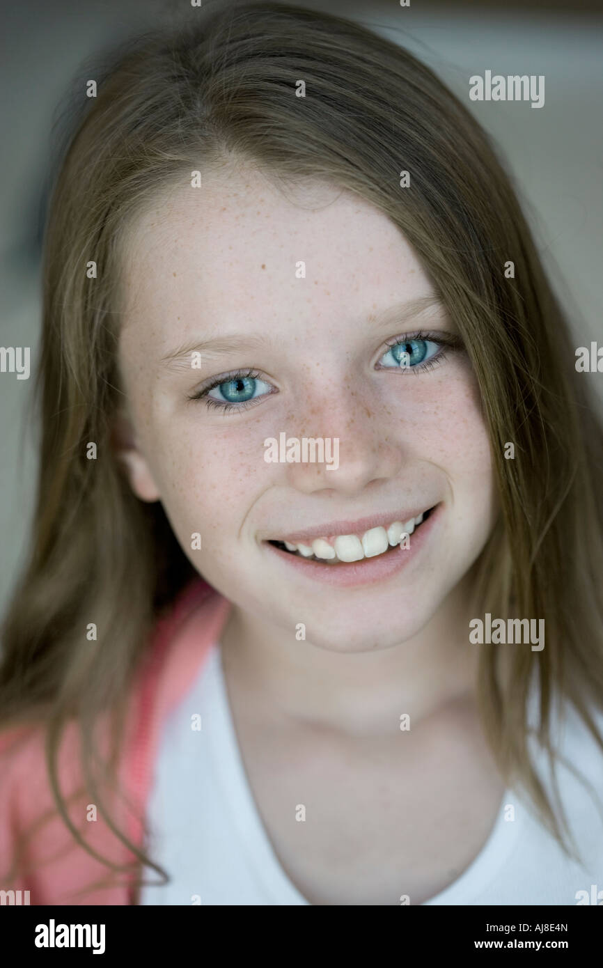 Girl 8 yrs hi-res stock photography and images - Alamy