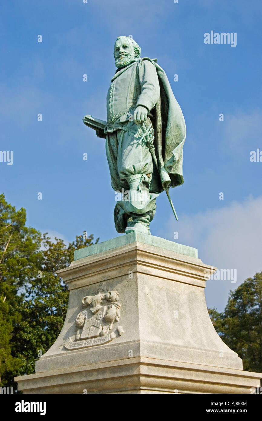 Captain John Smith statue in Jamestown settlement Stock Photo - Alamy