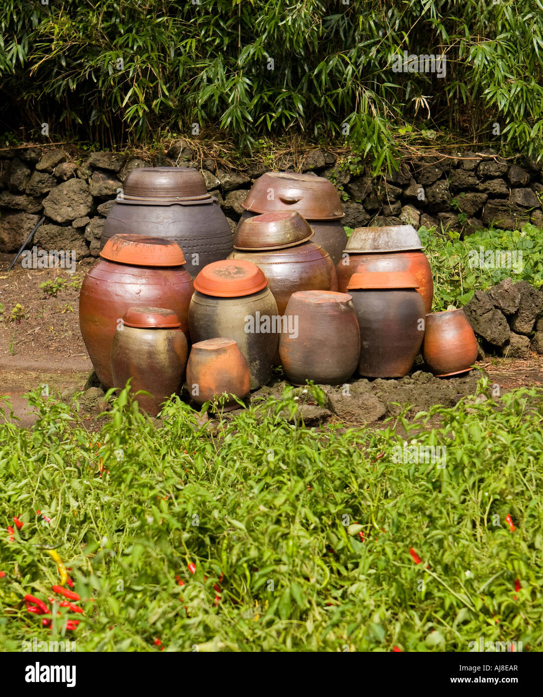 Korean clay pots hi-res stock photography and images - Alamy