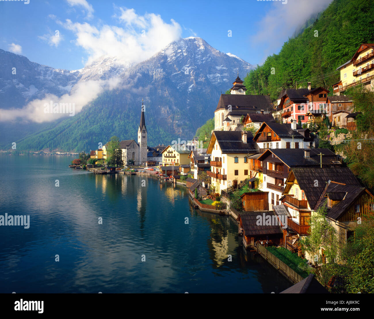 Alpine village of Hallstadt Austria Stock Photo - Alamy