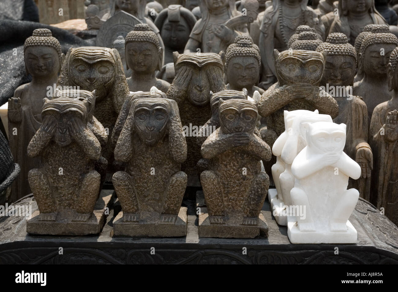 3 wise monkeys hi-res stock photography and images - Alamy