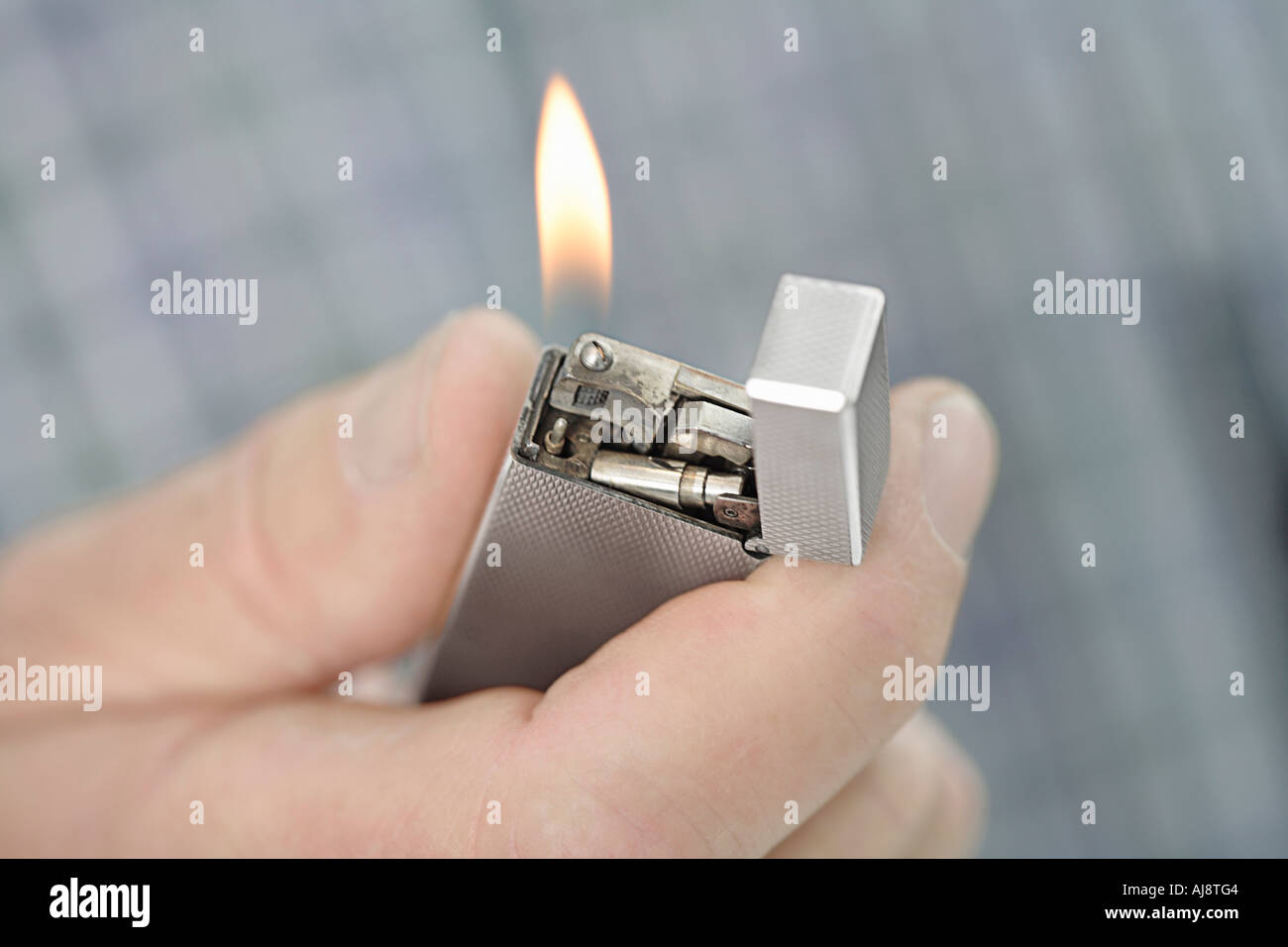 Lit cigarette hi-res stock photography and images - Alamy