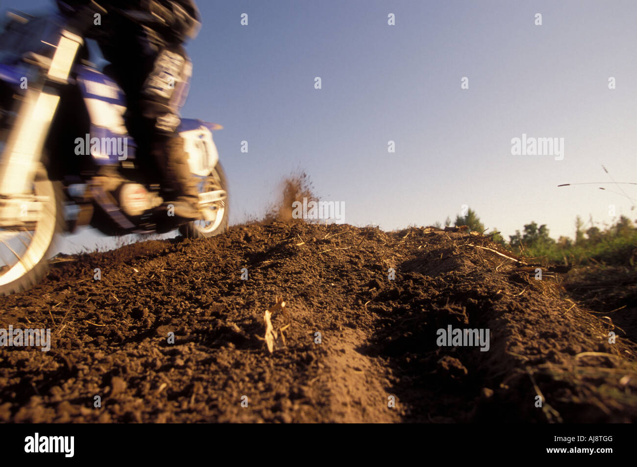 Dirt ramp hi-res stock photography and images - Alamy