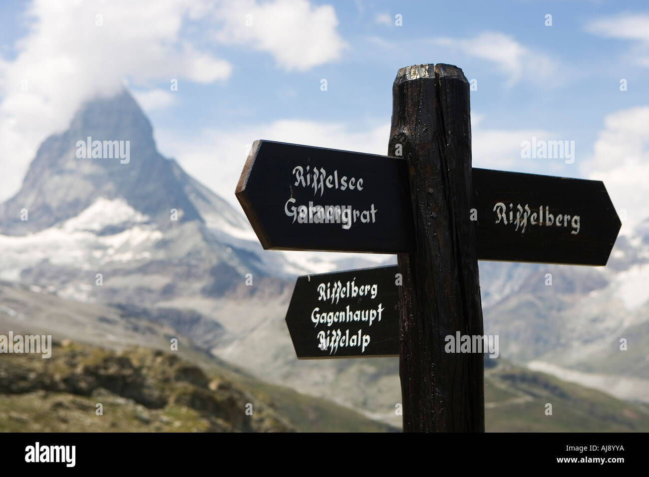 Zermatt switzerland hiking trail sign hi-res stock photography and ...