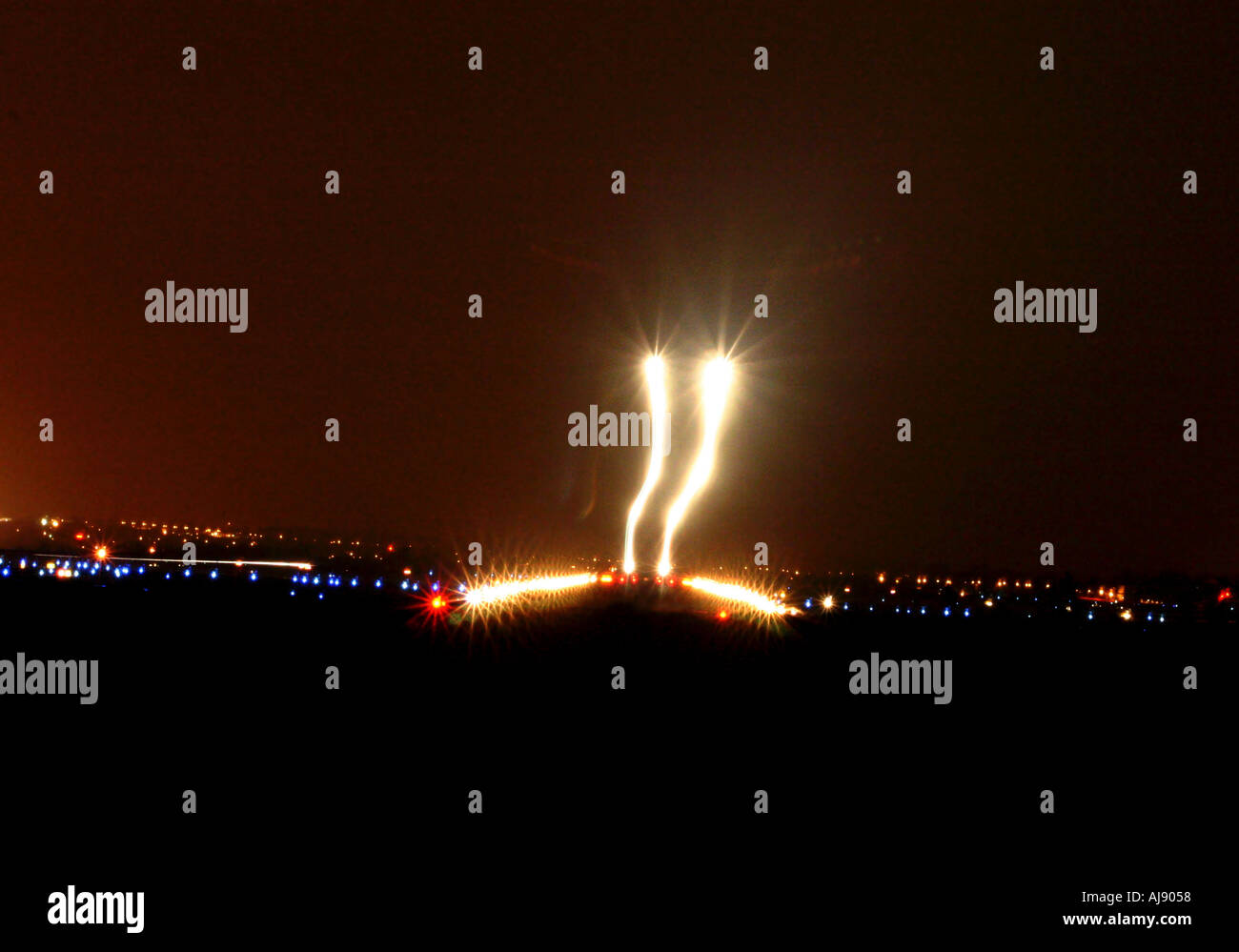 Aircraft lights hi-res stock photography and images - Alamy