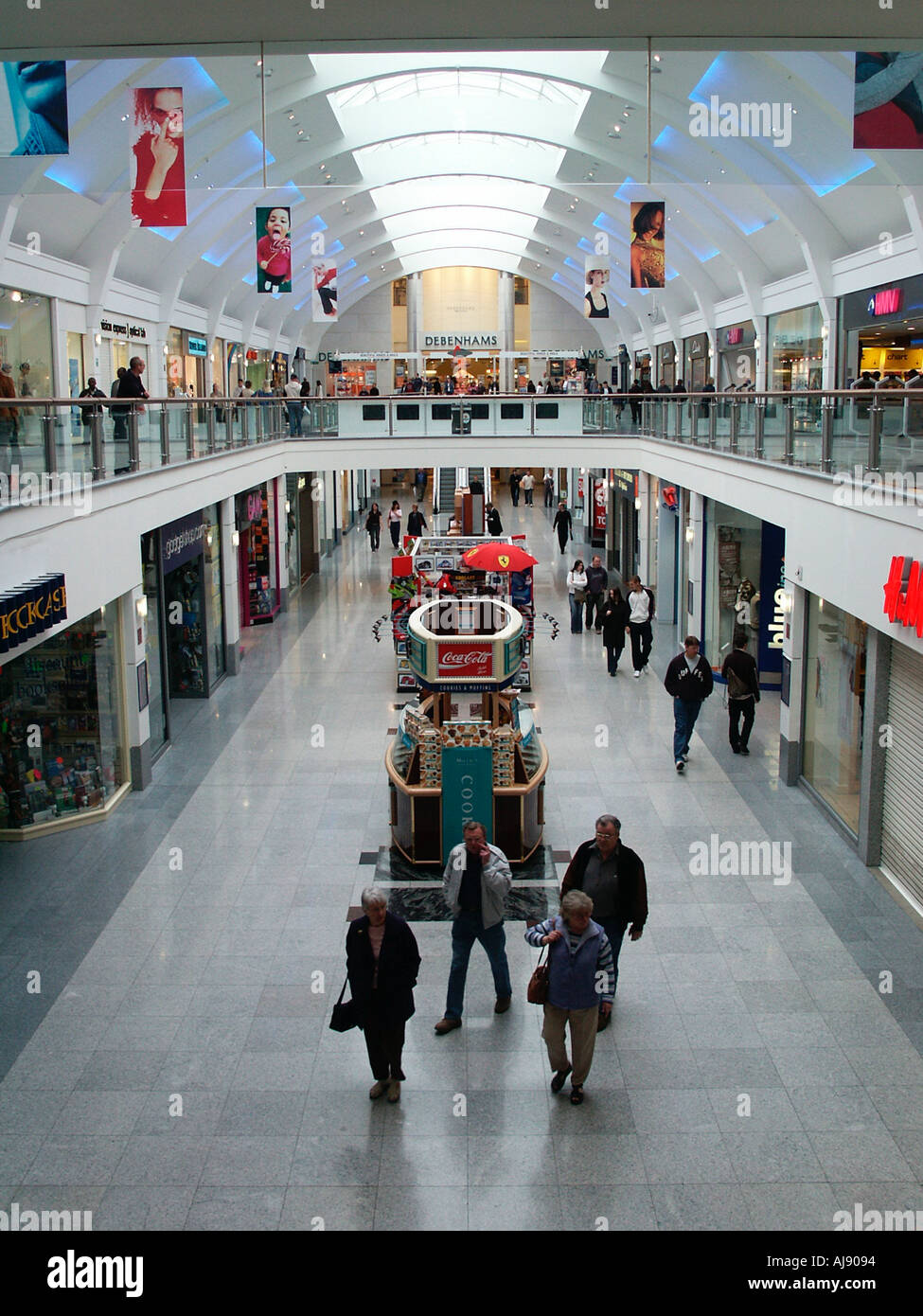 Brighton shopping crowd hi-res stock photography and images - Alamy