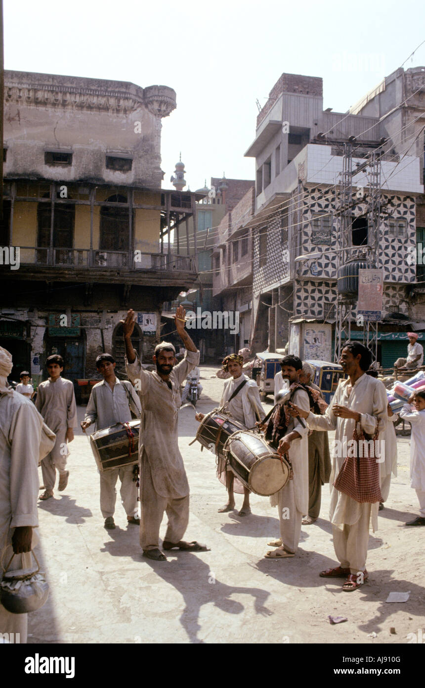 Pakistan NWFP Tribal Area Peshawar Bazaar Stock Photo - Alamy