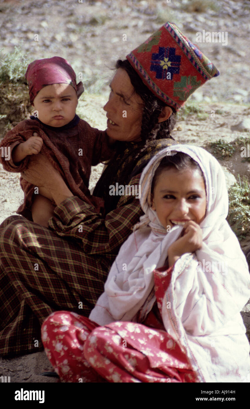Pakistan Phander Village Life Family Stock Photo - Alamy