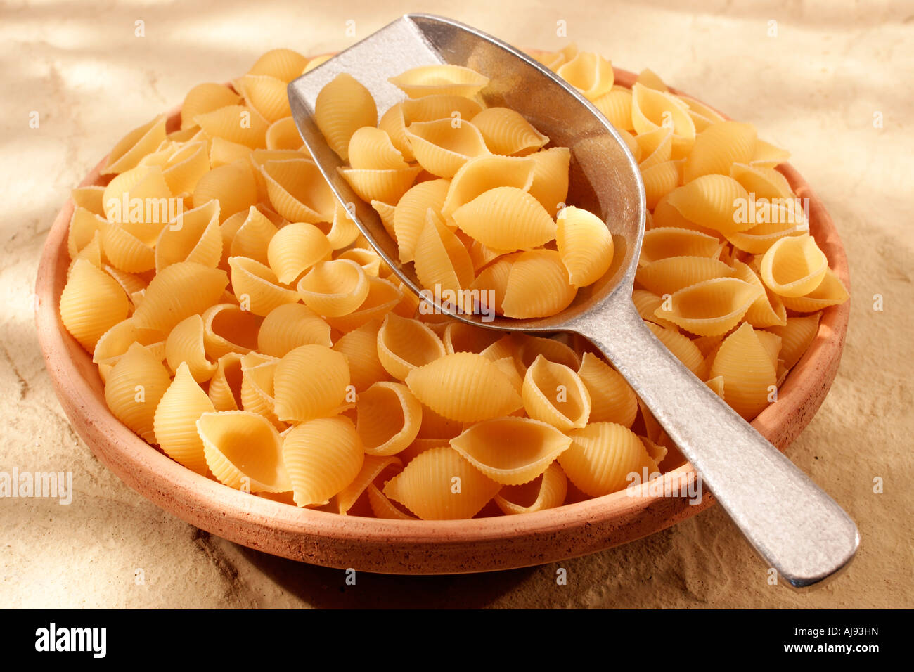 Pipe conchiglie pasta hi-res stock photography and images - Alamy