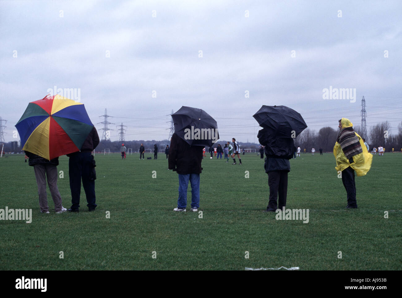 Football match spectators hi-res stock photography and images - Alamy