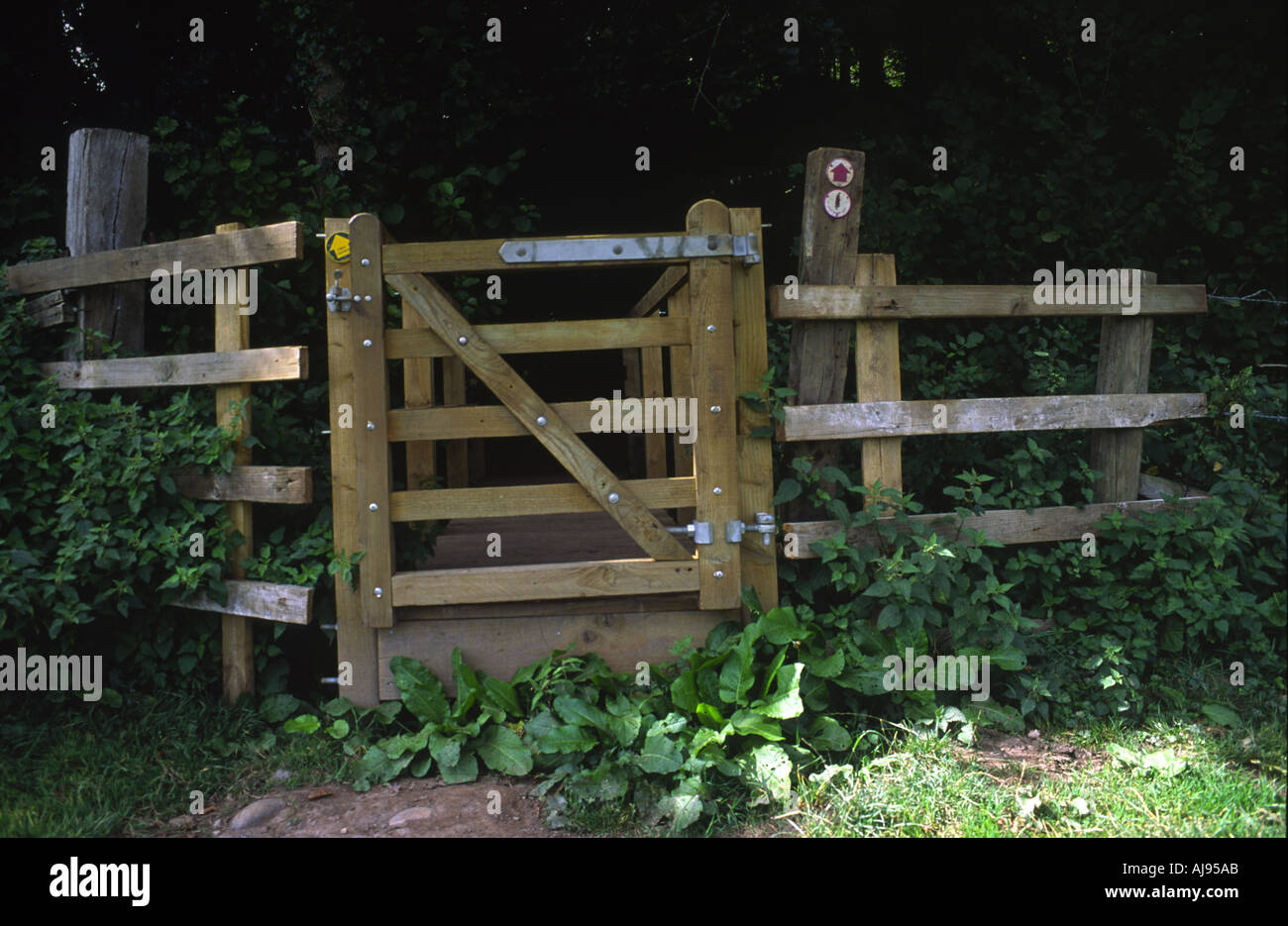 countryside bridge and gate Devon Stock Photo - Alamy