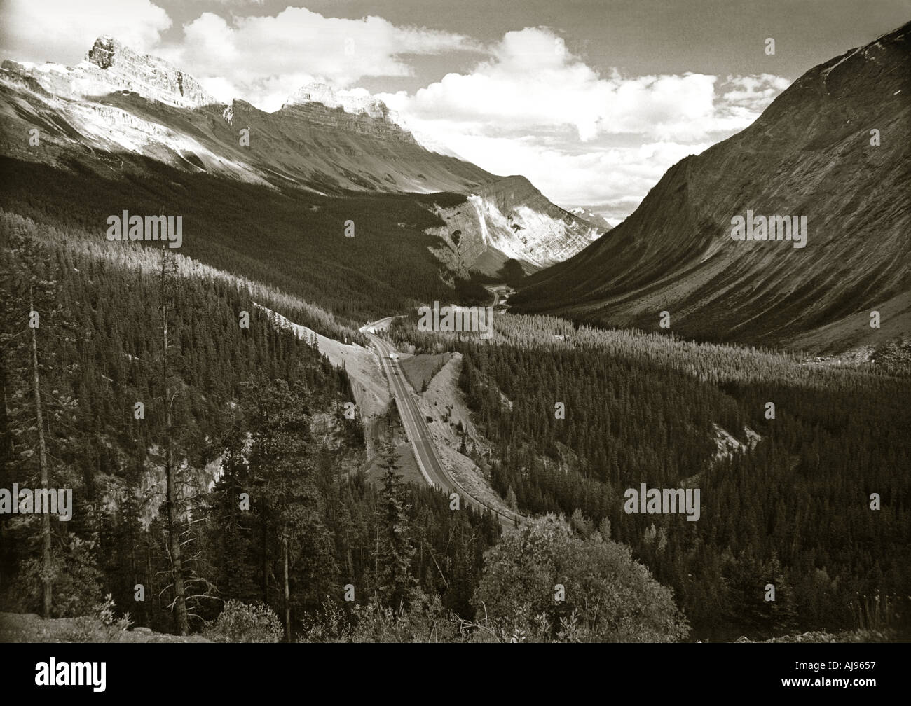The david thompson highway hi-res stock photography and images - Alamy