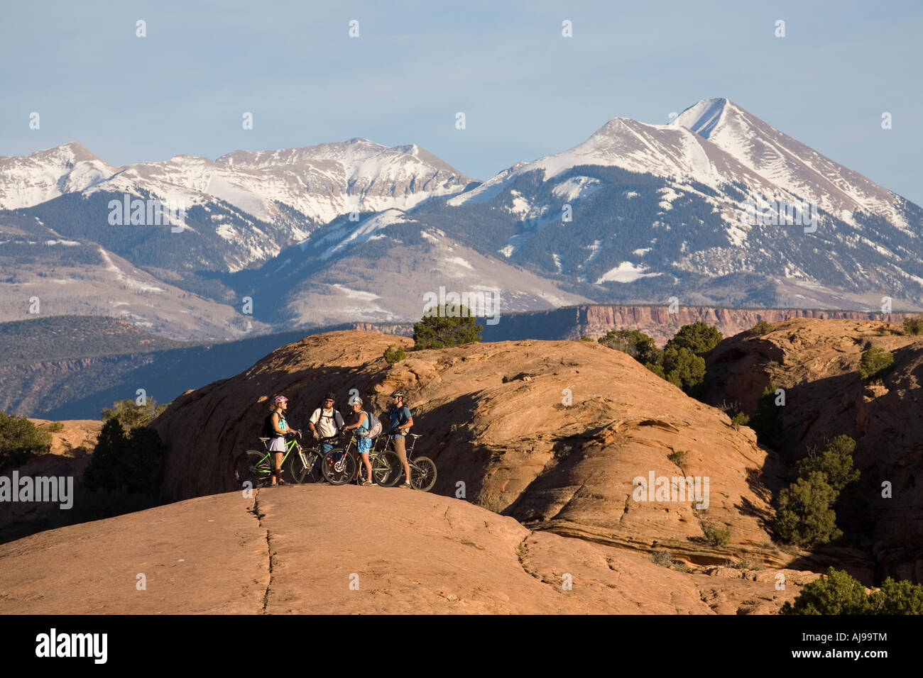 Taking a break on mountain bike ride Stock Photo - Alamy