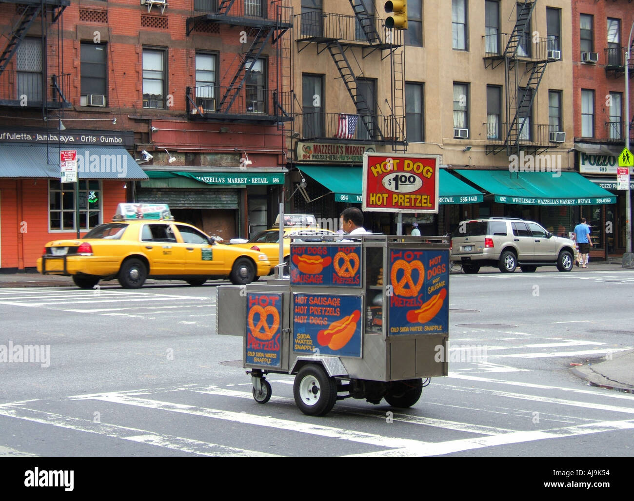 Manhattan street seller hi-res stock photography and images - Alamy