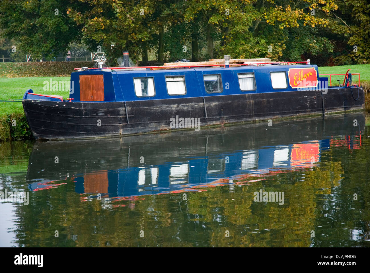 Narrowboat river nene hi-res stock photography and images - Alamy