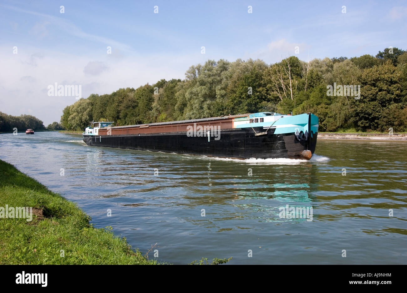 Commercial barge on the Canal du Nord in France Stock Photo - Alamy