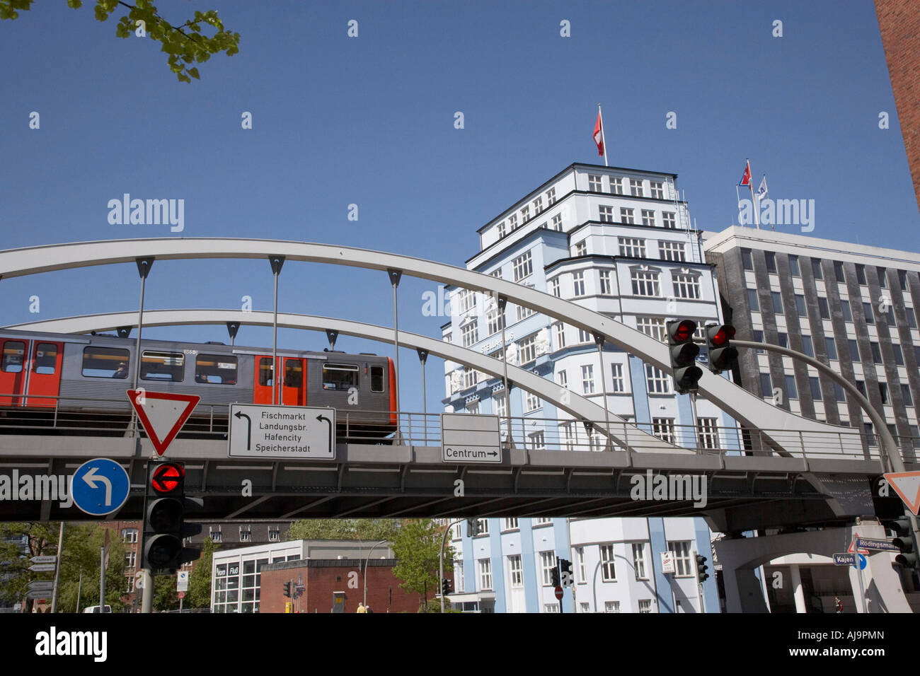German railroad crossing sign hi-res stock photography and images - Alamy