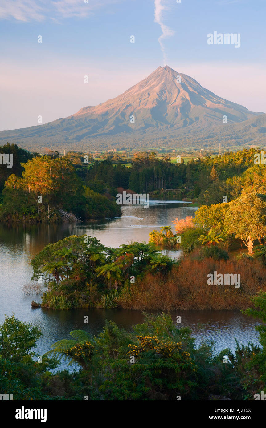 Taranaki images hi-res stock photography and images - Alamy
