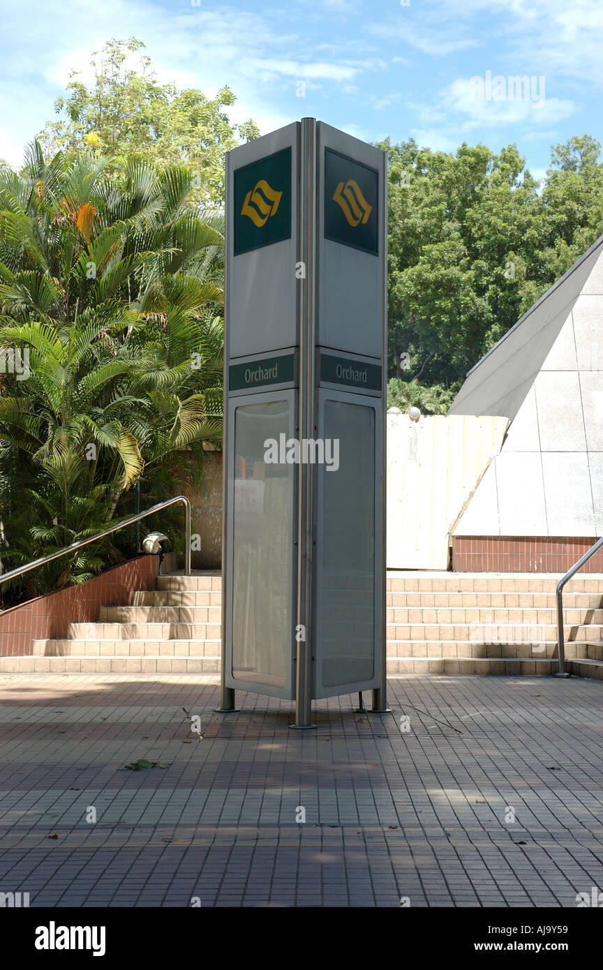 Mrt singapore sign hi-res stock photography and images - Alamy