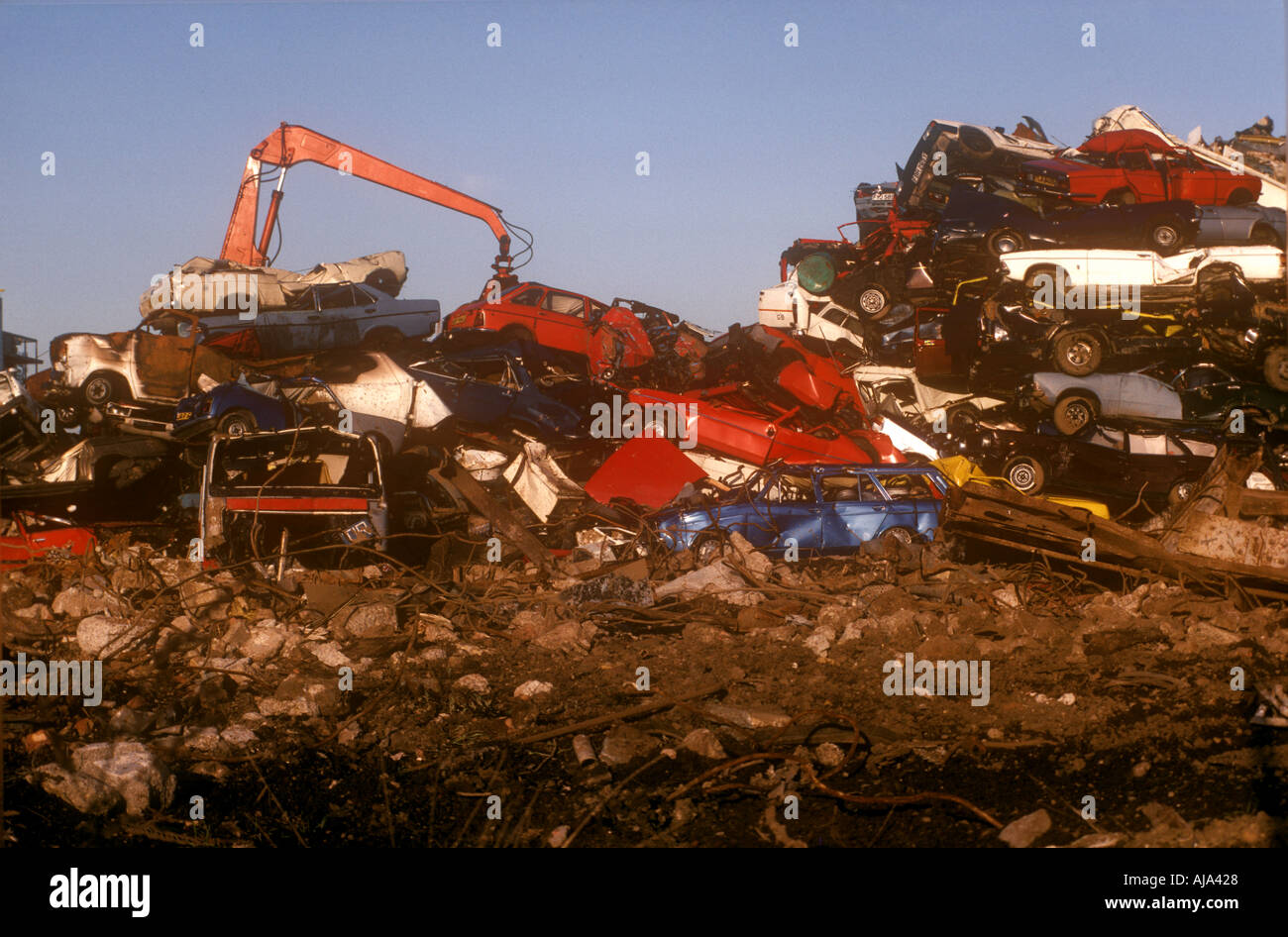 Car junkyard uk hi-res stock photography and images - Alamy