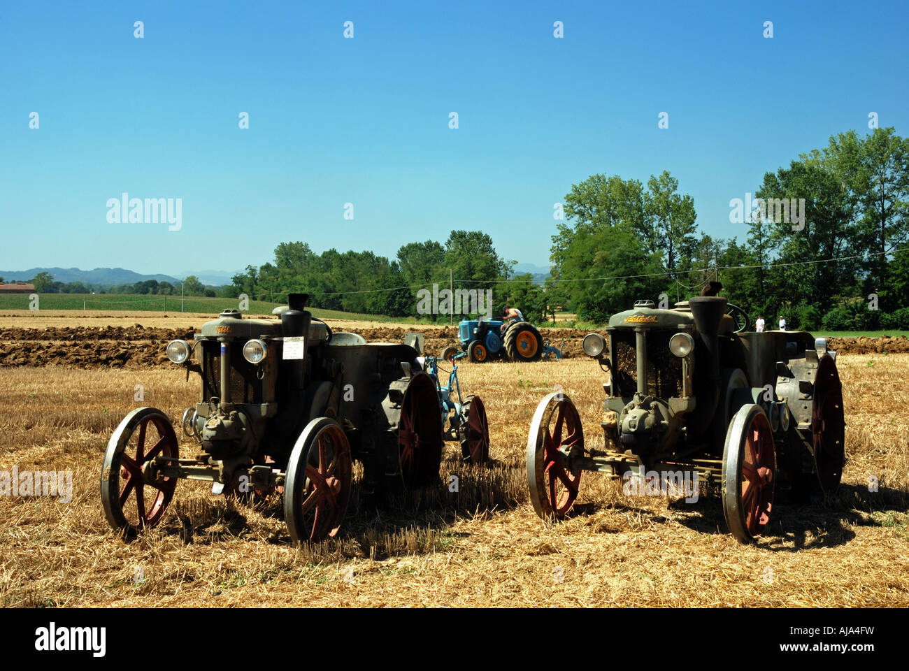 Italian vintage tractors hi-res stock photography and images - Alamy