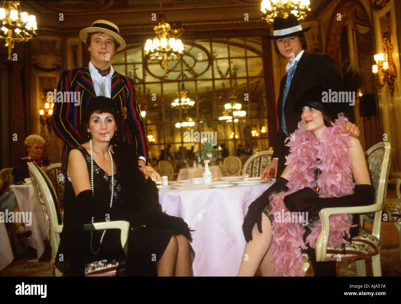 Group of friends set london hi-res stock photography and images - Alamy