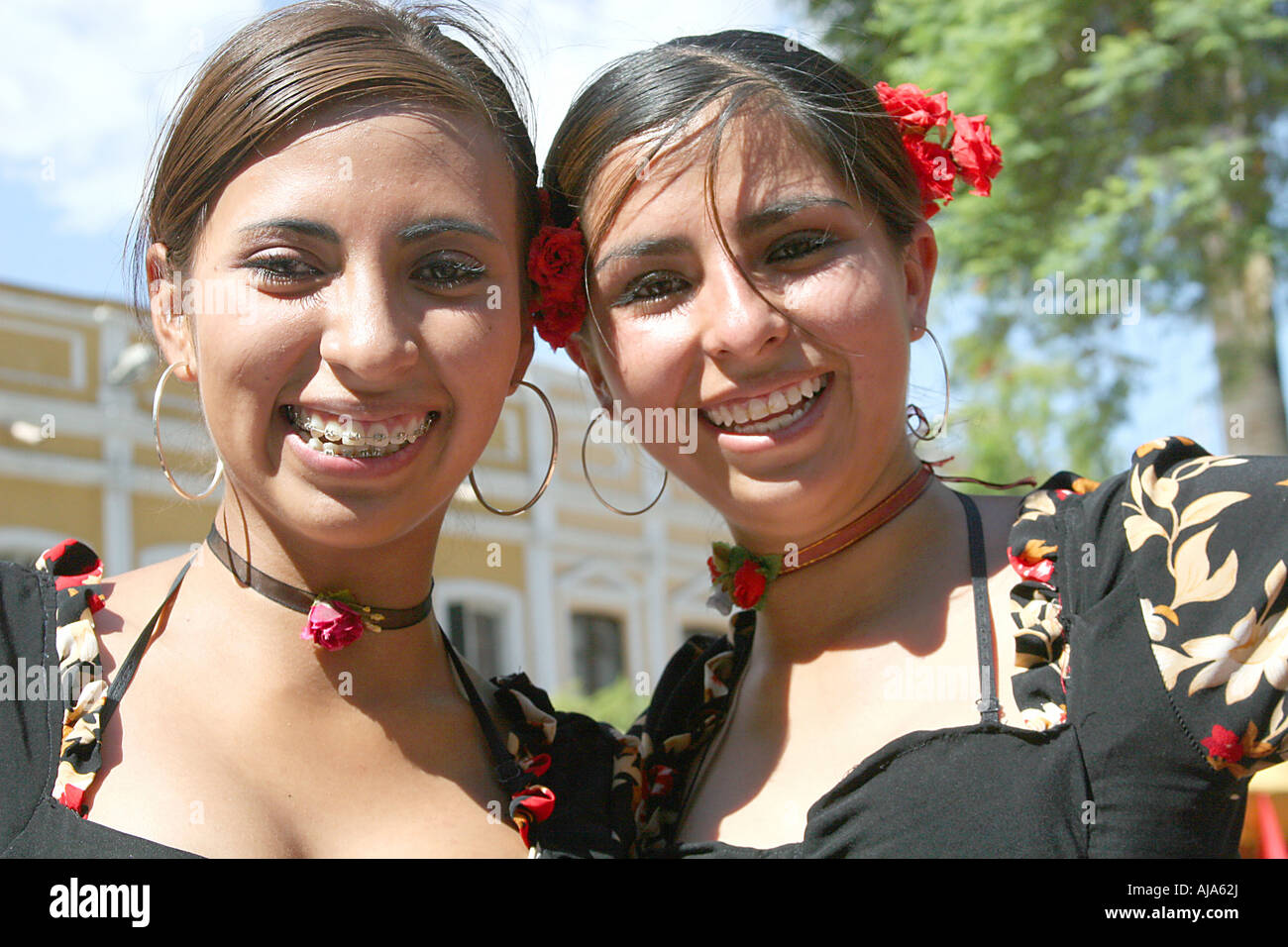 Young women in traditional clothes hi-res stock photography and images ...