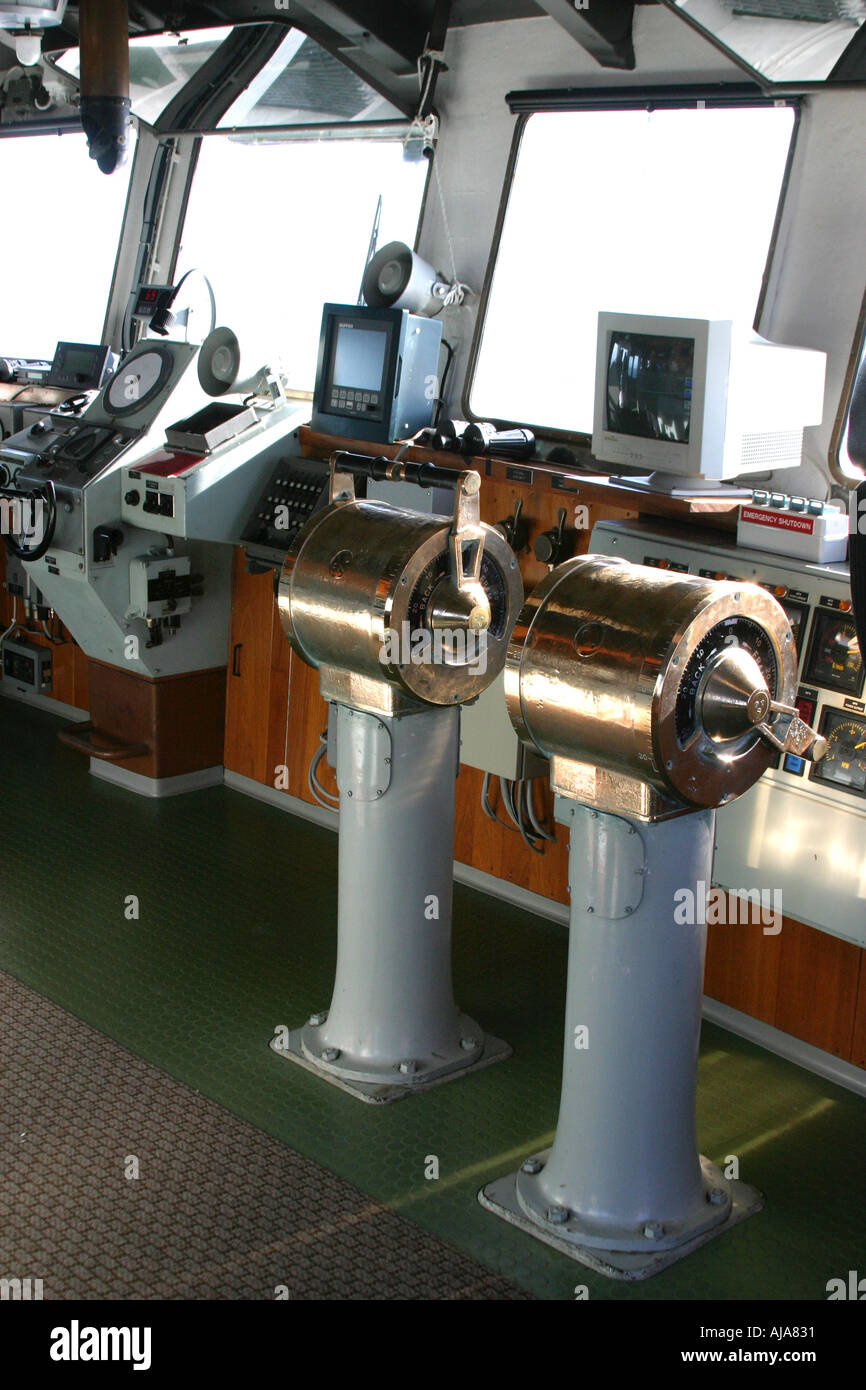 A ships bridge ,the center of a ships control Stock Photo - Alamy