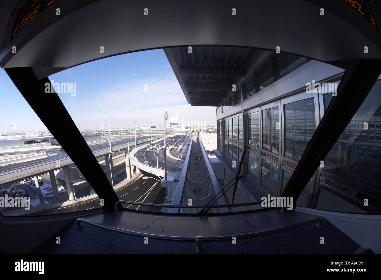 LINK Interterminal Shuttle, Toronto Pearson International Airport ...