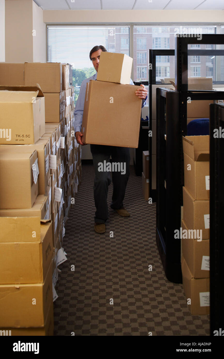 Baby carrying moving boxes hi-res stock photography and images - Alamy