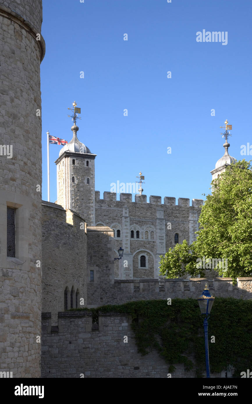 Old images of the tower of london hi-res stock photography and images ...