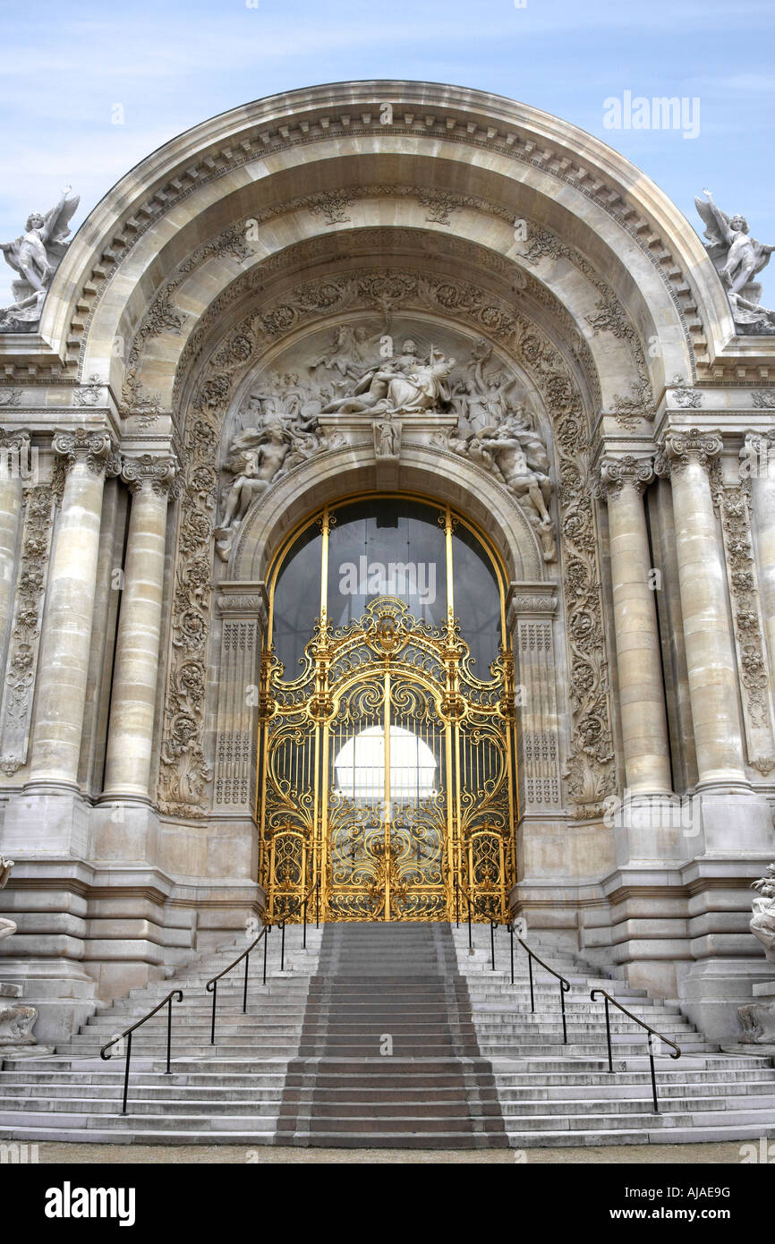 Entrance to Petit Palais, Paris, France Stock Photo - Alamy