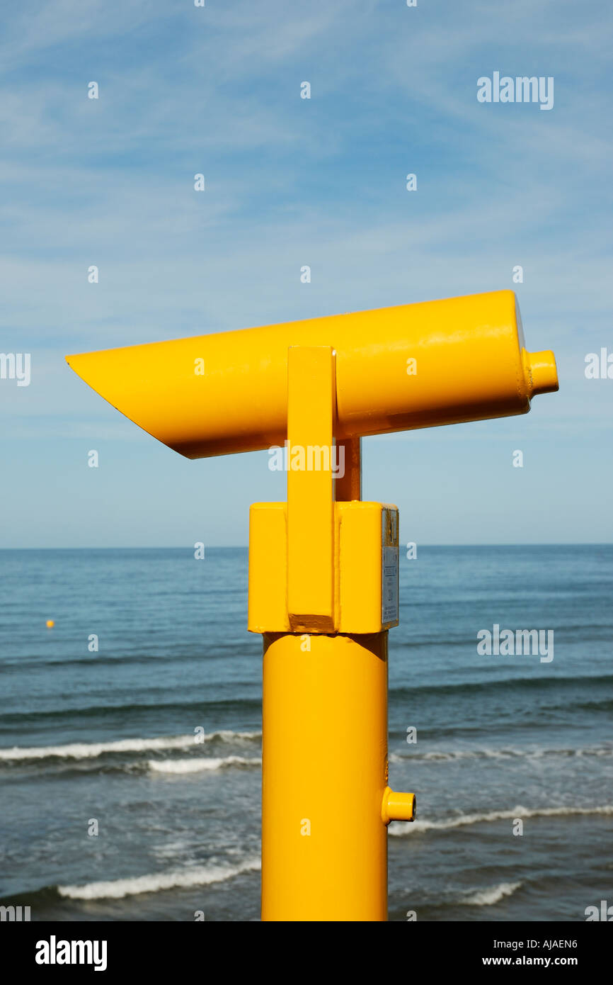 Yellow telescope hi-res stock photography and images - Alamy