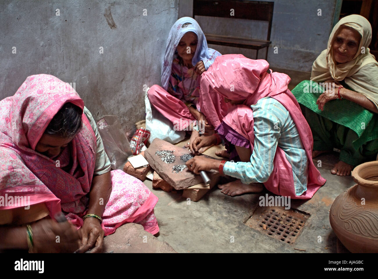 Destitute Indian Woman Stock Photos & Destitute Indian Woman Stock ...