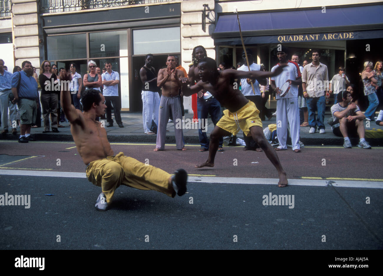 Capoeira traditional Brazilian Martial arts started by slaves 400 years ...