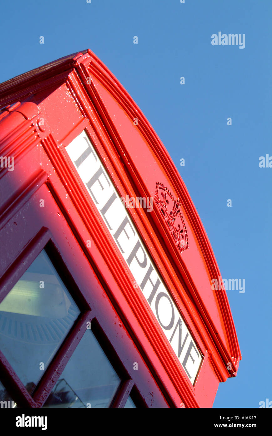 Red phone box for visitors to england to see iconic hi-res stock ...