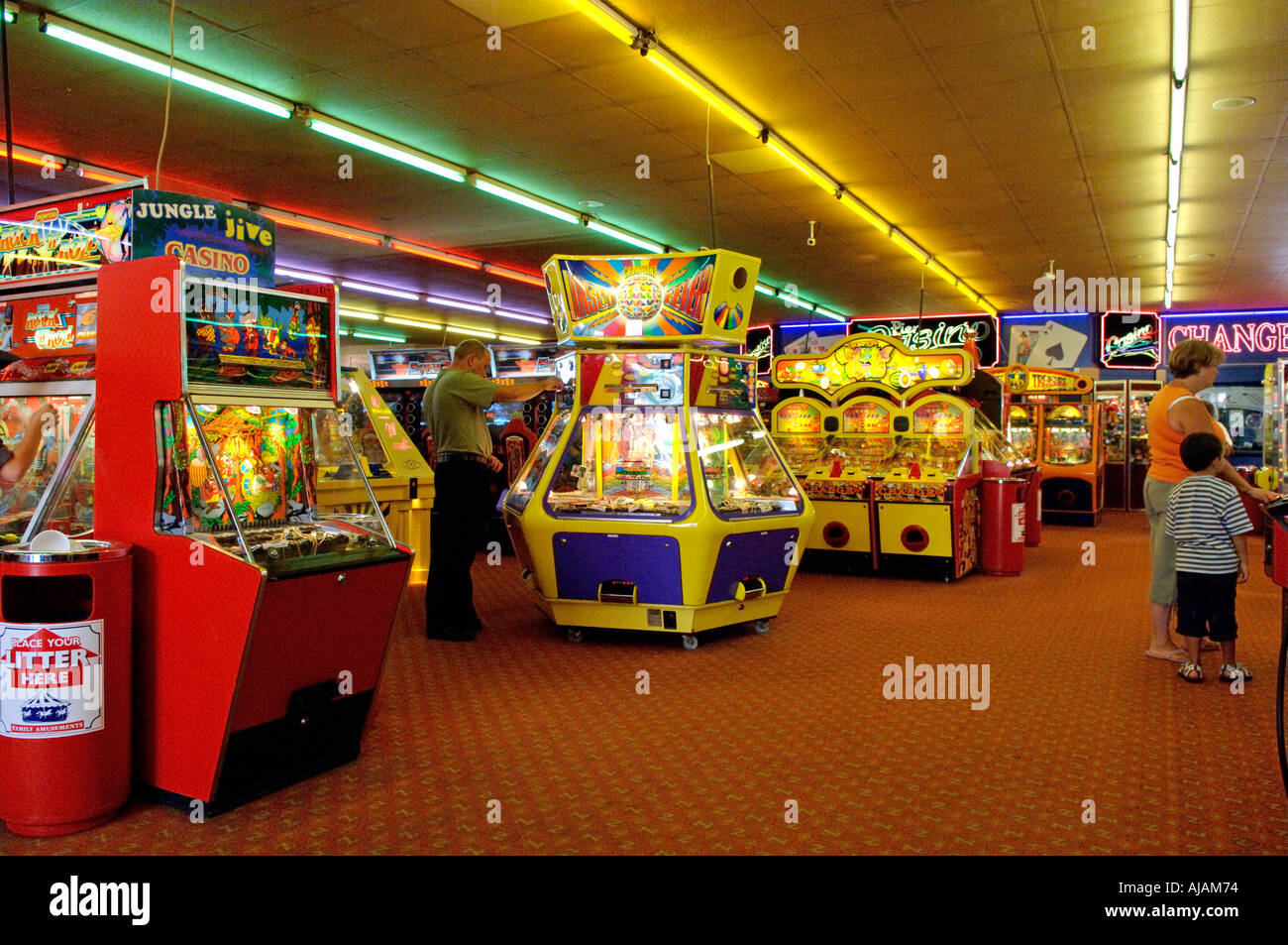 Amusement arcade England Stock Photo - Alamy