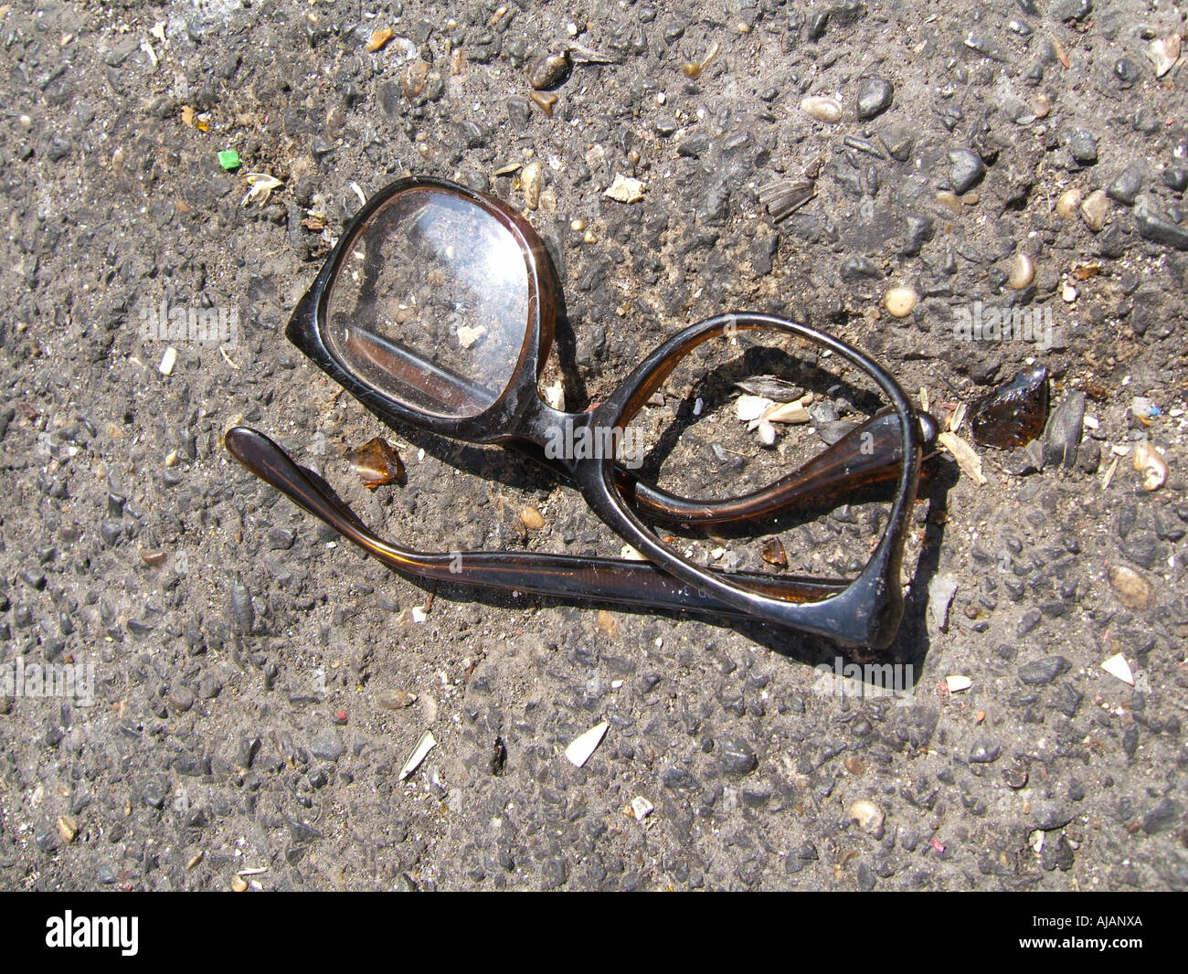 Specs spectacles stand out pair old visual aid hi-res stock photography ...