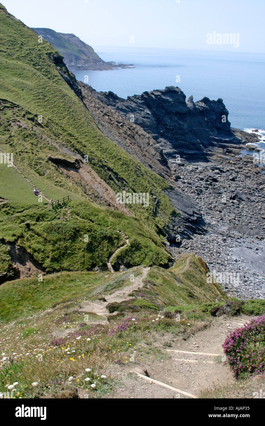 Chipman Point area of North Cornwall Coast Path North of Crackingon ...