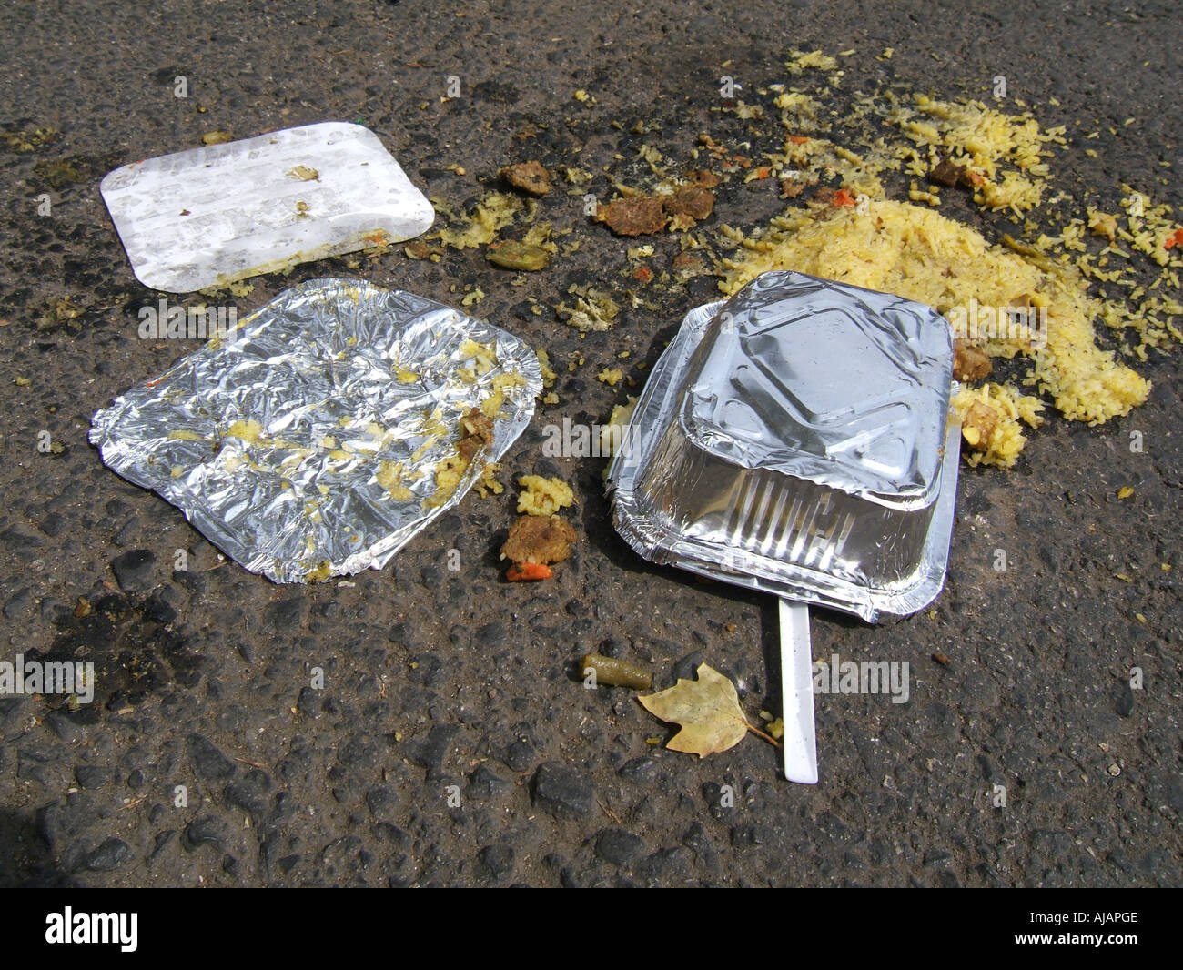 take away food discarded on street Stock Photo - Alamy